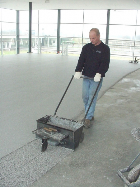 Roller Screed & Gauge Rakes – HoverTrowel